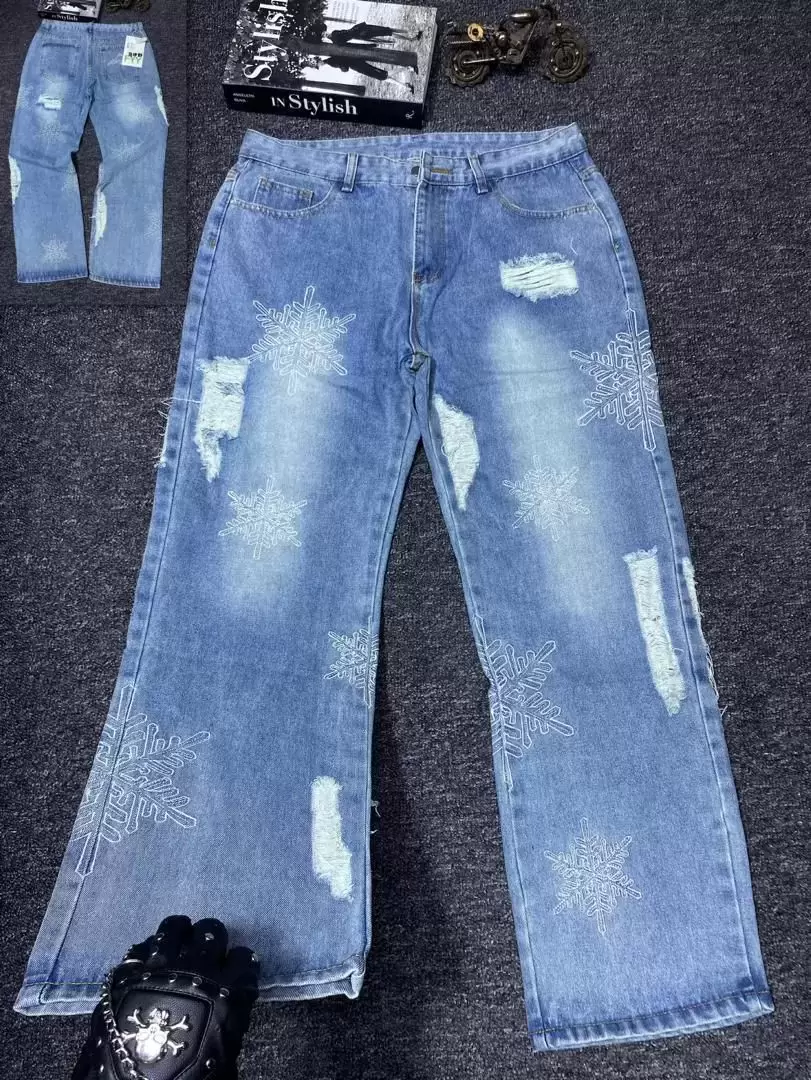 Wide-Leg Denim Jeans with Snowflake Graphic and Distressing